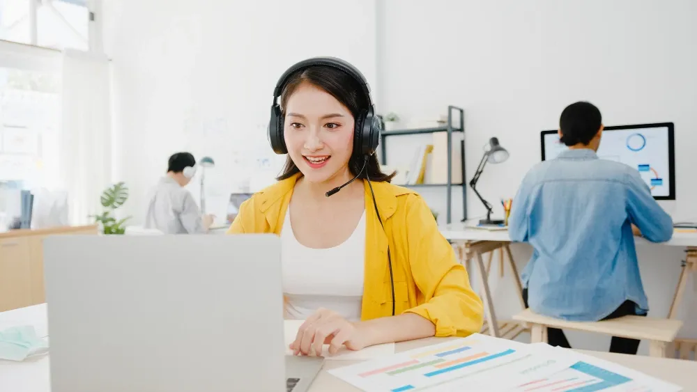 Gaji Customer Service di Indonesia untuk Berbagai Level, Perusahaan ...
