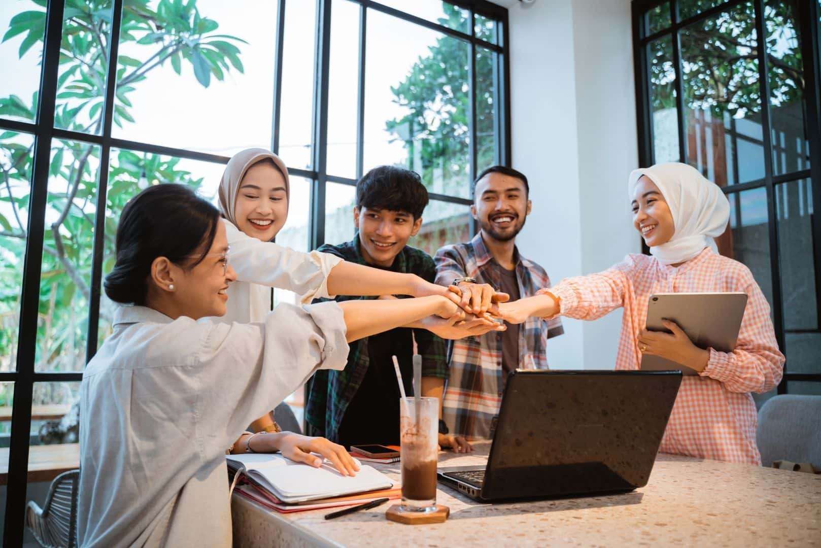 Apa itu Teamwork? Ini Contoh dan Manfaatnya untuk Kariermu! | Dealls