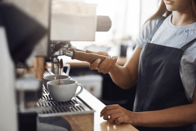 5 Job Desk Barista Yang Wajib Kamu Ketahui dan Info Gajinya! | Dealls