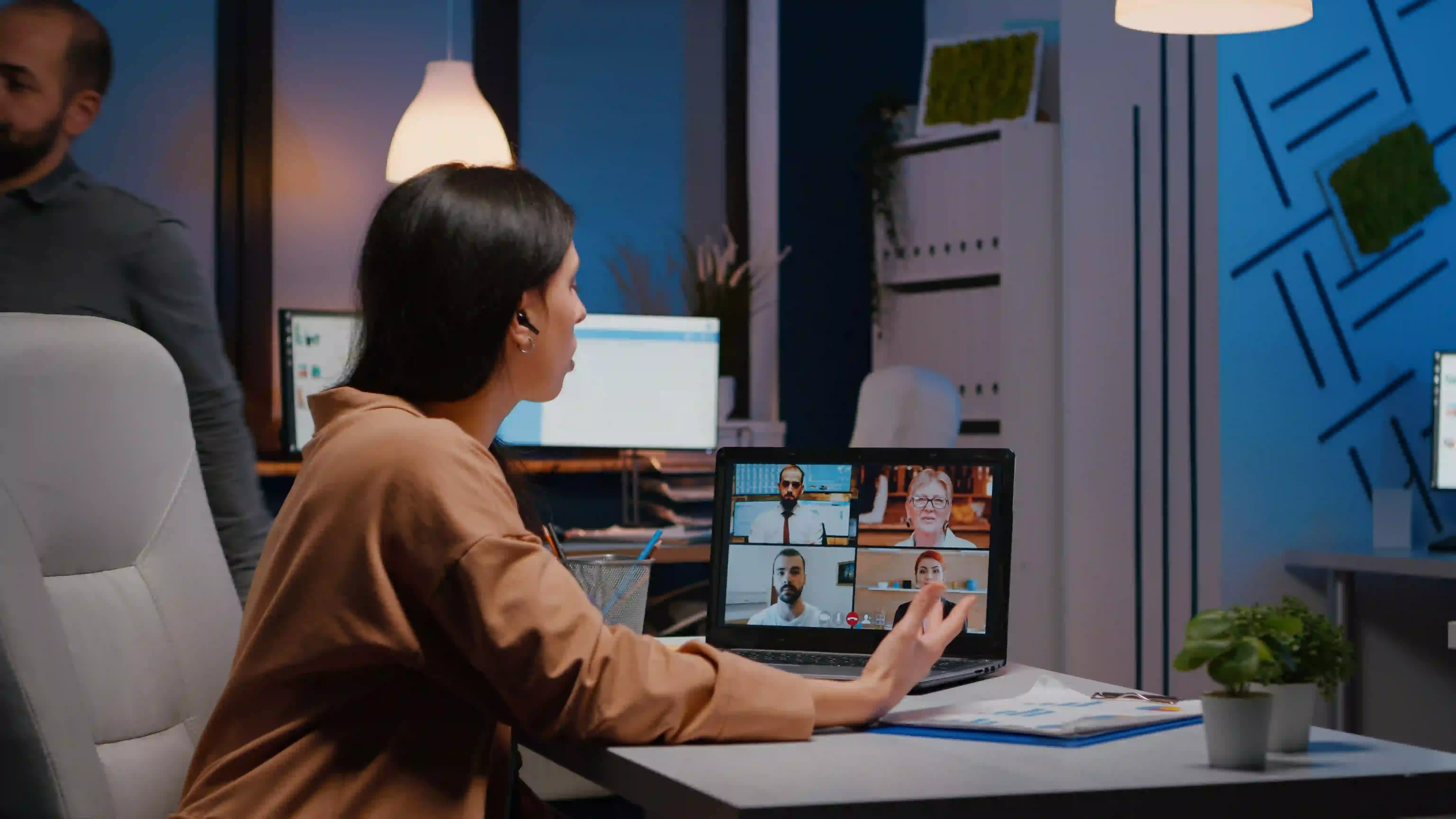 Apa itu Hybrid Working? - Arti, Manfaat, & Tips Agar Produktif | Dealls